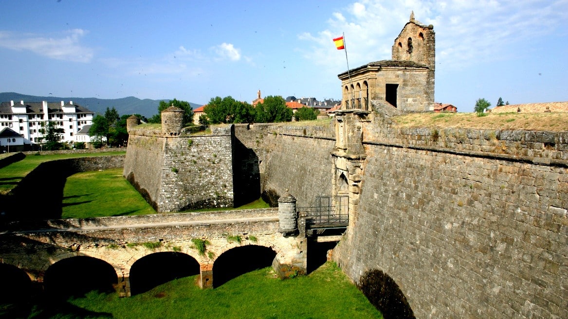 Qué visitar en Jaca, Huesca Senderos, Rutas y Turismo